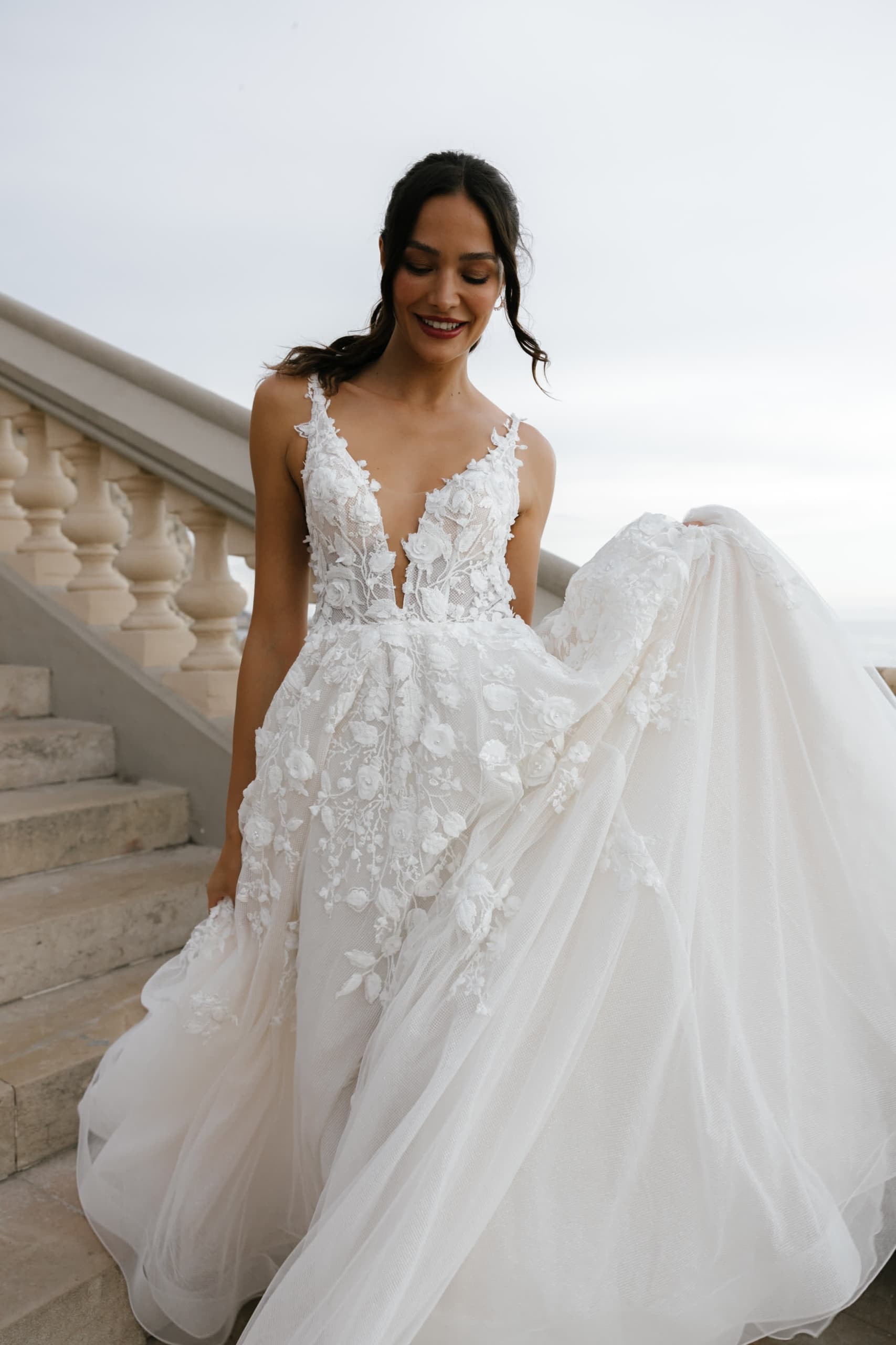 Linda Brautkleid von Ari Villoso – Exklusives Hochzeitskleid entdecken ...